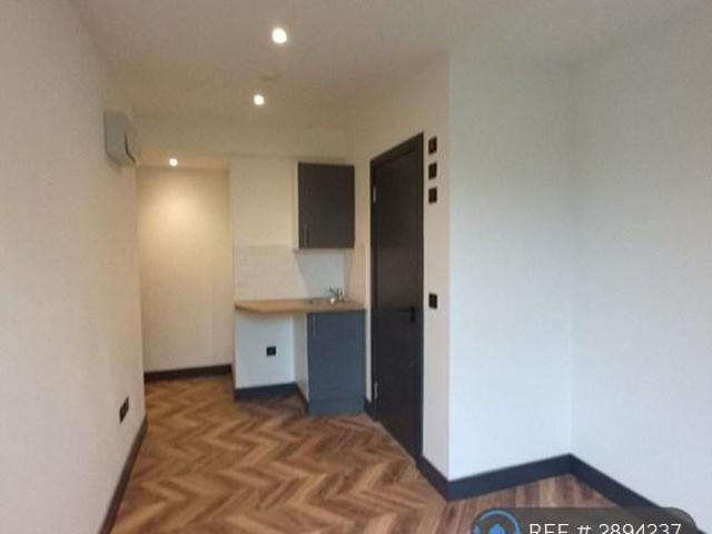 The Boulevard, London, SW17 Studio to rent £1,420 pcm £328 pw