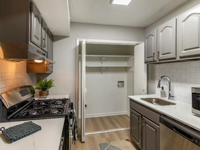 The Bowie 1 Bedroom Apartment for Rent at 8800 Dunwoody Pl, Sandy Springs, GA 30350