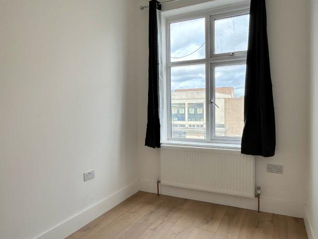 The Boadway, Greenford UB6, Room to rent, £550 pcm | PrimeLocation
