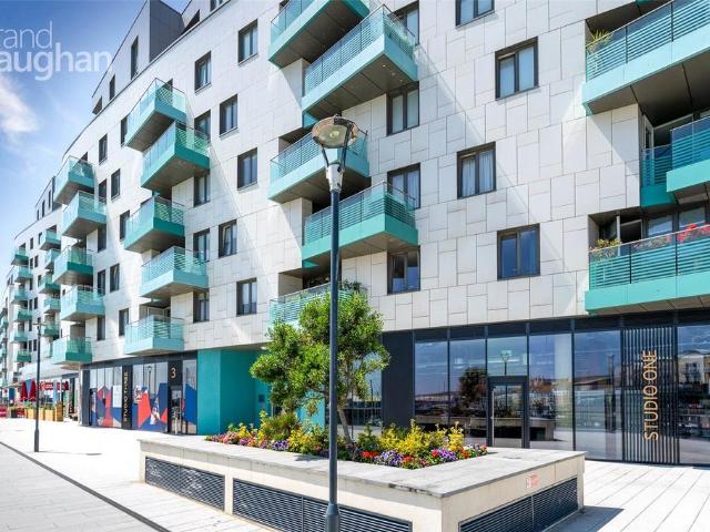 The Boardwalk, Brighton BN2 2 bed flat to rent £1,900 pcm £438 pw