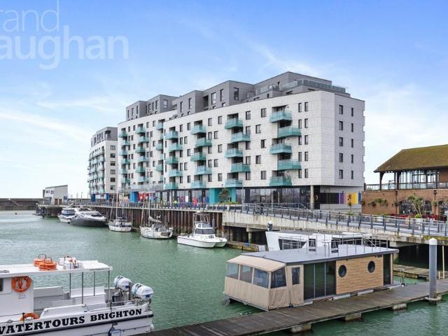 The Boardwalk, Brighton BN2 3 bed flat to rent £2,300 pcm £531 pw