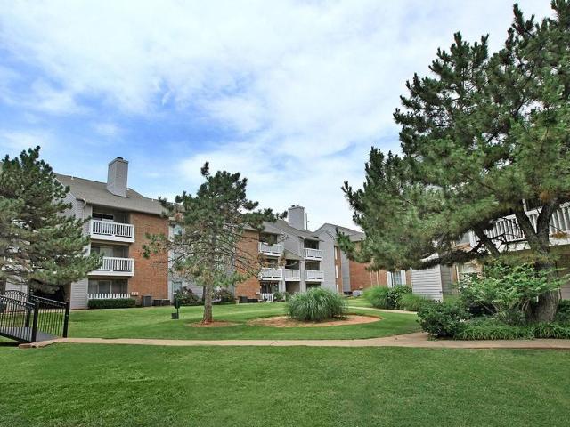 The Boardwalk 2 Bedroom Apartment for Rent at 6400 Nw Expressway, Oklahoma City, OK 73132