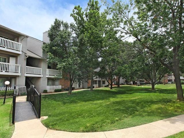 The Boardwalk 2 Bedroom Apartment for Rent at 6400 Nw Expressway, Oklahoma City, OK 73132