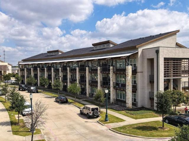 The Boat House 3 Bedroom Apartment for Rent at 2875 Painted Lake Cir, The Colony, TX 75056