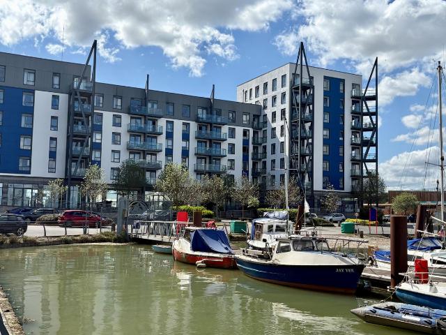 The Boathouse, Gillingham ME7, 2 bed flat to rent, £1,400 pcm | PrimeLocation