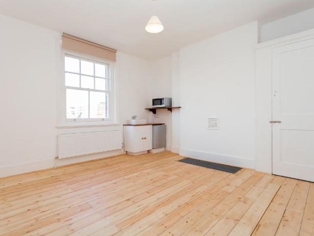 The Boleyn House, Green Street, Upton Park E13, Room to rent, £950 pcm | PrimeLocation