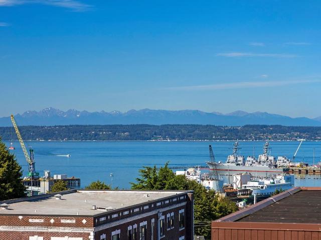 The Bayside Collection 1 Bedroom Apartment for Rent at 2628 Hoyt Ave, Everett, WA 98201 Bayside