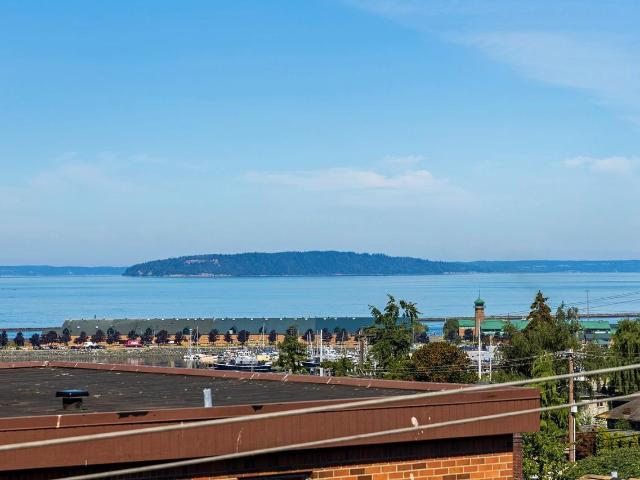 The Bayside Collection 2 Bedroom Apartment for Rent at 2628 Hoyt Ave, Everett, WA 98201 Bayside