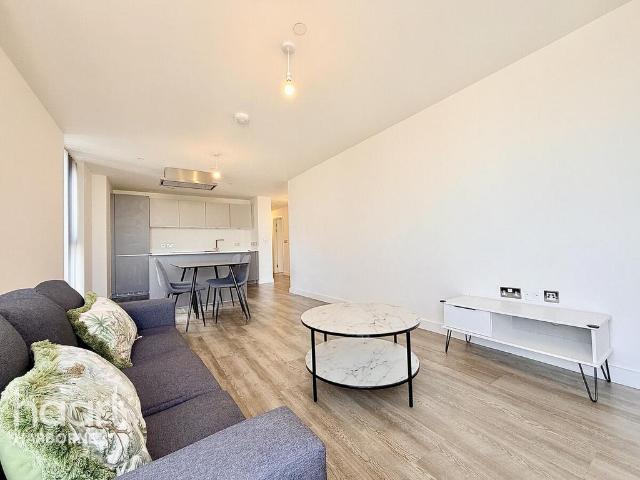 The Bank, Brindley Place, Birmingham 2 bed apartment to rent £1,295 pcm £299 pw