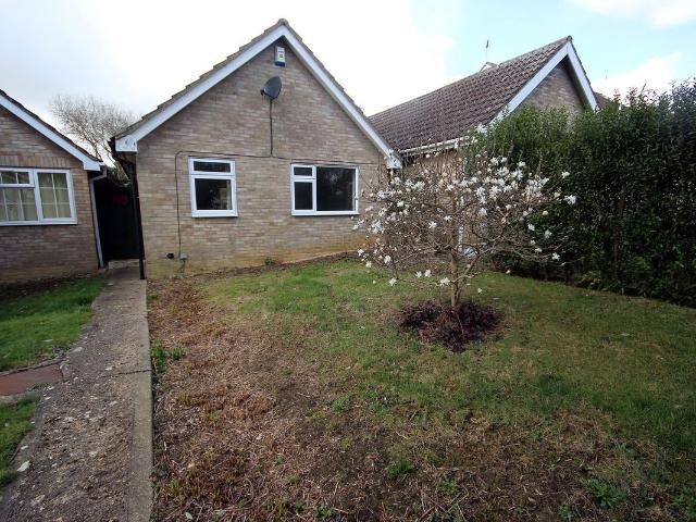 The Banks, Wellingborough, Northamptonshire. NN9, 2 bed detached bungalow to rent, £995 pcm | PrimeLocation