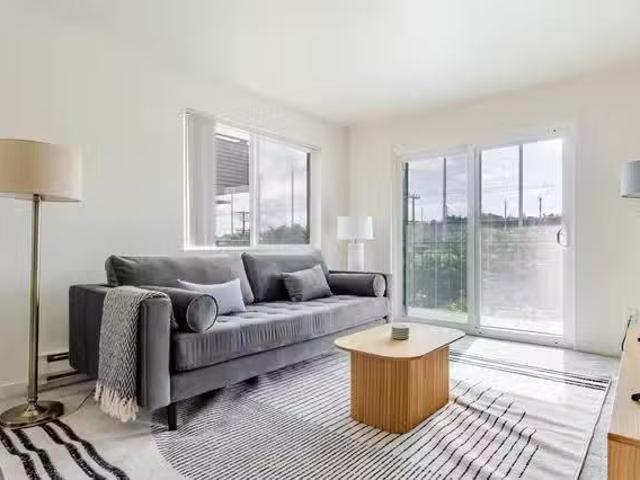The Barrett, 2850 15th Ave West, North Queen Anne 2 Bedroom.