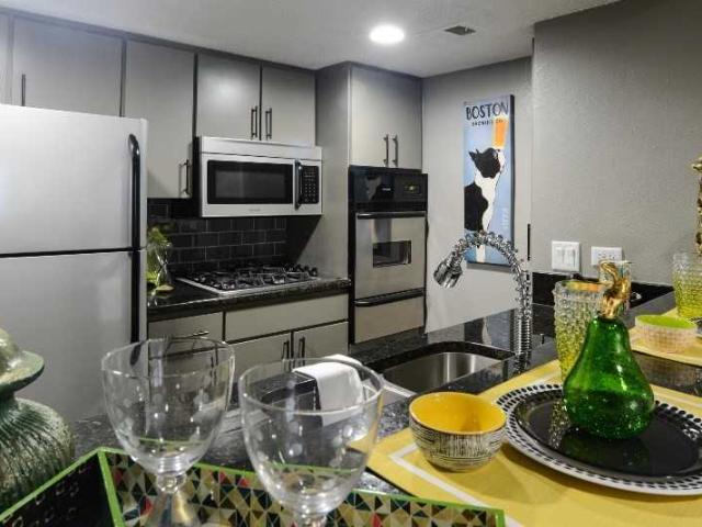 The Beverly 1 Bedroom Apartment for Rent at 123 Brackenridge Ave, San Antonio, TX 78209 Mahncke Park