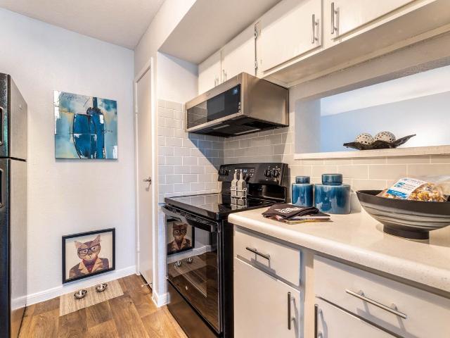 The Beverly at Clear Lake 1 Bedroom Apartment for Rent at 16100 Space Center Blvd, Houston, TX 77062 Clear Lake