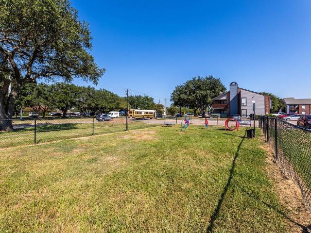 The Beverly at Clear Lake 1 Bedroom Apartment for Rent at 16100 Space Center Blvd, Houston, TX 77062 Clear Lake
