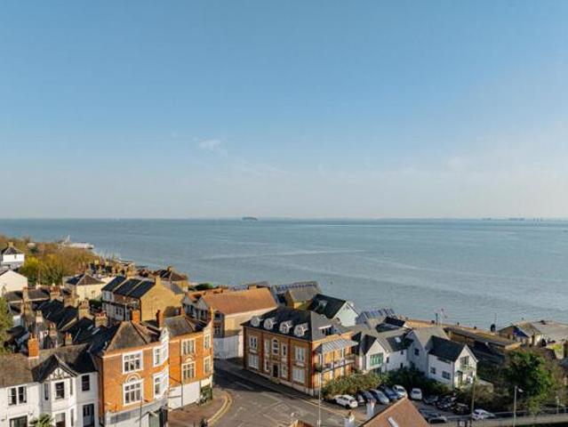 The Bell, Leigh on sea, 2 Bedroom Apartment