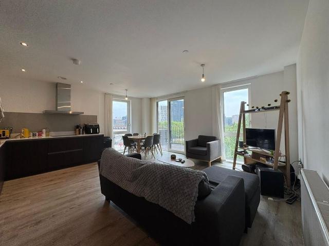The Bellows, Lockside Lane, Salford M5, 3 bed flat to rent, £2,000 pcm | PrimeLocation