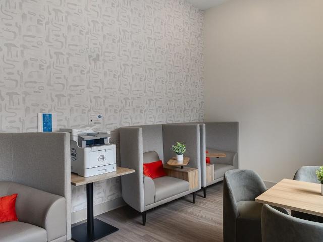 The Belltower Luxury Apartments 2 Bedroom Apartment for Rent at 3400 Tevis Dr, Louisville, KY 40220