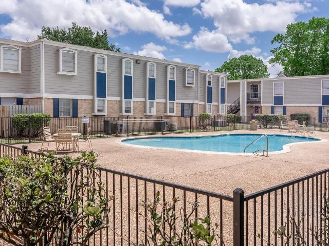 The Berkshire 1 Bedroom Apartment for Rent at 8600 Theta St, Houston, TX 77034 Edgebrook