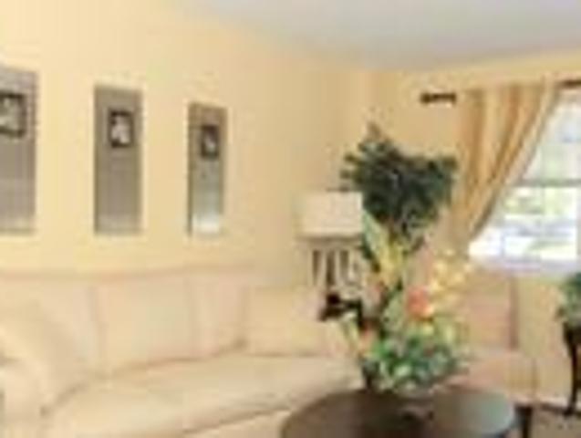> > >THE BEST TOWNHOMES ARE NOW AVAILABLE AT LEHIGH CROSSING Bethlehem