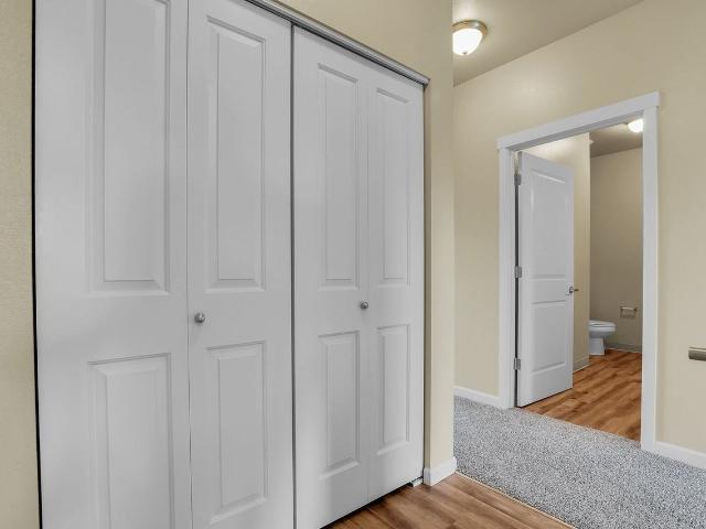 The Best of Both Worlds: Nature at your Doorstep, City at your Fingertips! 2 Bedroom Apartment for Rent at 1569 Whitaker Dr Se, Salem, OR 97317 Southeast Mill Creek