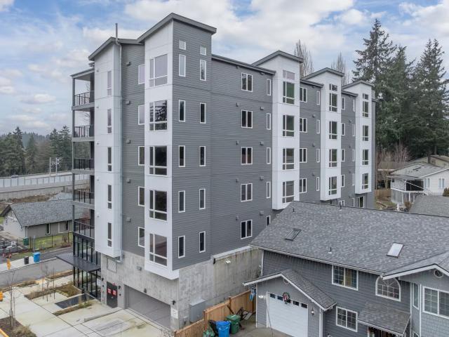 The Best of Both Worlds – Peaceful Living with Urban Convenience in Shoreline!