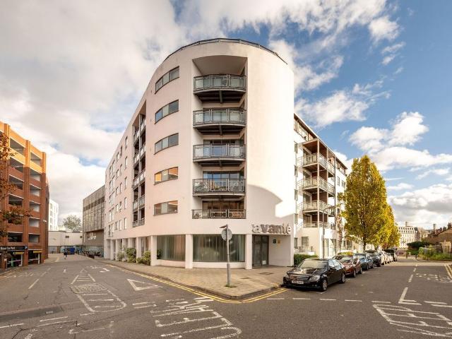 The Bittoms, Kingston, Kingston Upon Thames KT1, 2 bed flat to rent, £2,450 pcm | PrimeLocation