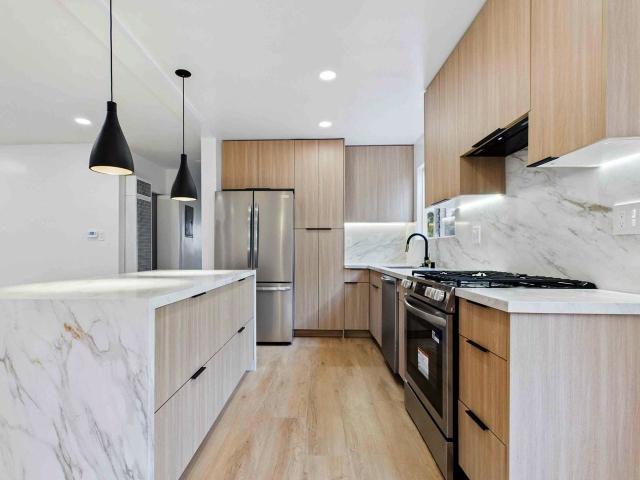The Biarritz Apartments 2 Bedroom Apartment for Rent at 316 San Vicente Blvd, Santa Monica, CA 90402 North of Montana