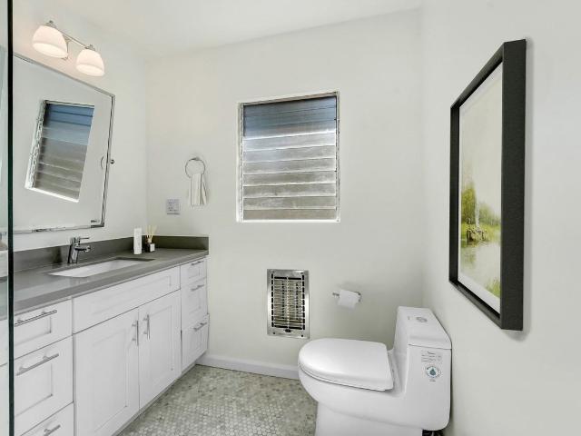 The Biarritz Apartments 3 Bedroom Apartment for Rent at 316 San Vicente Blvd, Santa Monica, CA 90402 North of Montana