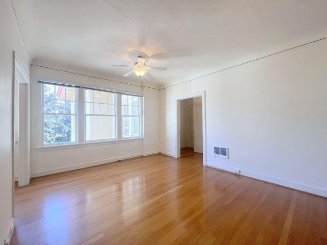 THE BILTMORE BIL01 Studio Apartment for Rent at 2014 Nw Glisan St, Portland, OR 97209 Northwest District