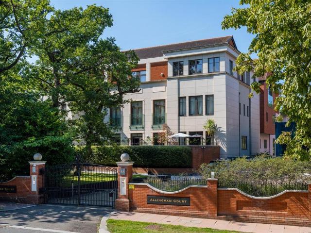 The Bishops Avenue, Hampstead, N2 3 bed flat to rent £20,583 pcm £4,750 pw