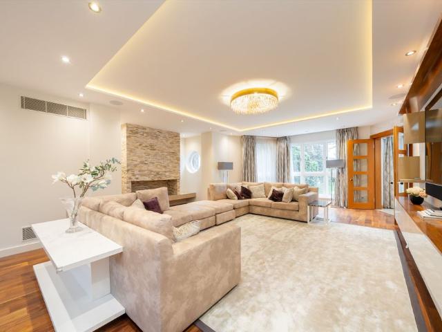The Bishops Avenue, Highgate, N2, London