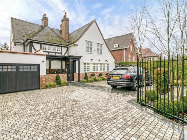 The Bishops Avenue, London N2, 5 bed detached house to rent, £26,000 pcm | PrimeLocation