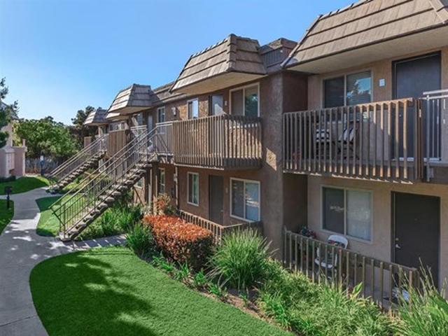 The Bluffs at Carlsbad 2 Bed 1 Bath Up