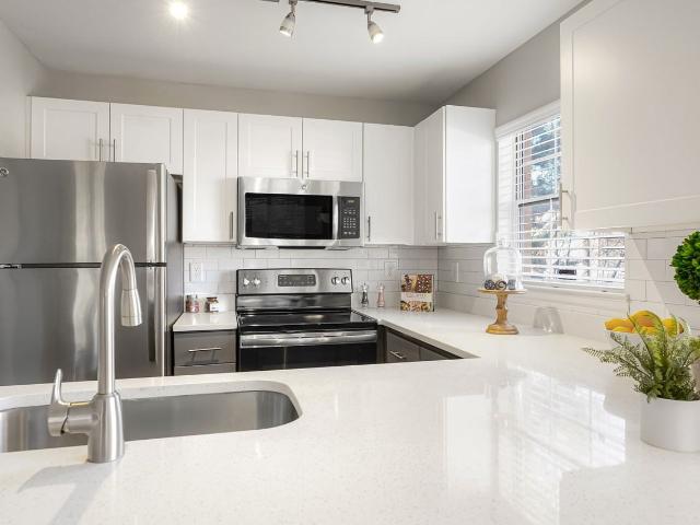 The Bluffs at Highlands Ranch 3 Bedroom Apartment for Rent at 600 W County Line Rd, Highlands Ranch, CO 80129