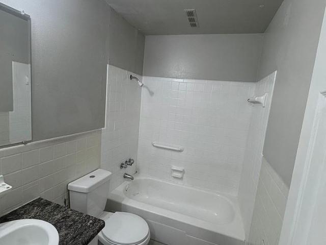 The Bluffs @ Central 1 Bedroom Apartment for Rent at 4801 Rogers Ave, Fort Smith, AR 72903