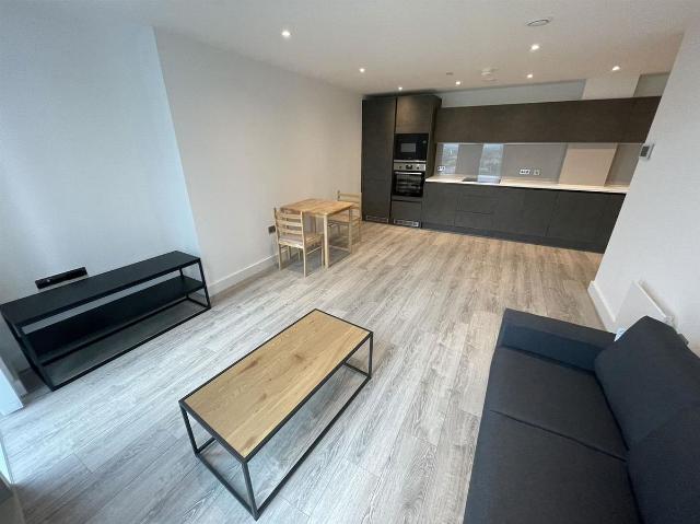The Blade, Silvercroft St. M15, 1 bed flat to rent, £1,725 pcm | PrimeLocation