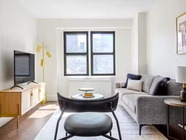 The Blake, 220 E 63rd St, Lenox Hill 1 Bedroom 1 Bath