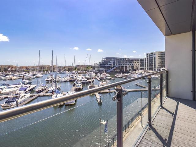 The Blake Building, Ocean Village. 2 bed flat to rent £2,000 pcm £462 pw