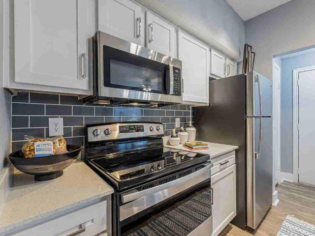 The Bradford on the Park 1 Bedroom Apartment for Rent at 2300 Central Park Blvd, Bedford, TX 76022