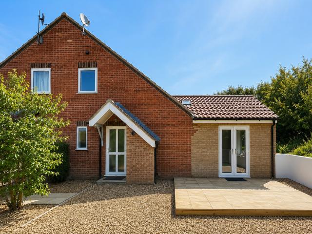 The Brambles, Bar Hill, Cambridge CB23, 1 bed end terrace house to rent, £1,200 pcm | PrimeLocation