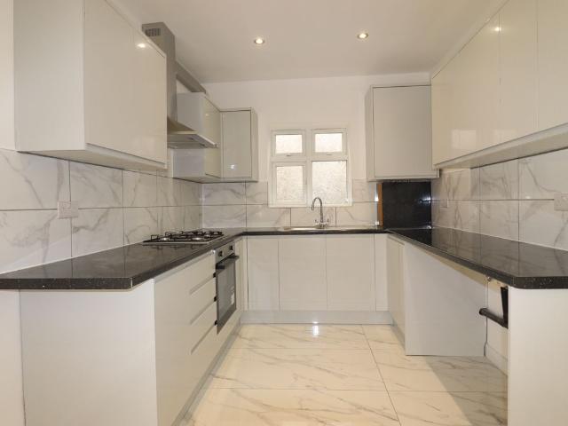 The Brent DA1, 2 bed flat to rent, £1,550 pcm | PrimeLocation