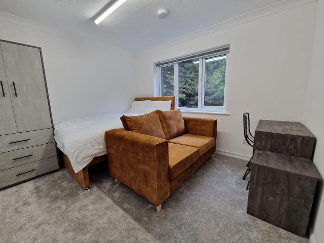 The Brent, Dartford DA1, Room to rent, £800 pcm | PrimeLocation