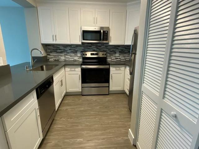 The Bridge at Emeryville 2 Bedroom Apartment for Rent at 1325 40th St, Emeryville, CA 94608