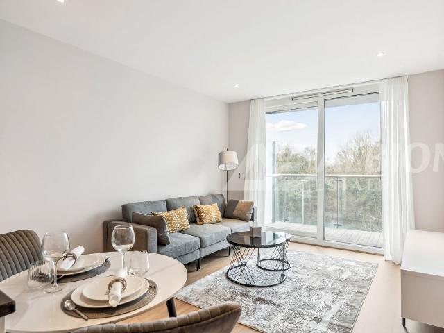The Bridge, Queenstown Road, London SW11, 2 bed flat to rent, £3,683 pcm | PrimeLocation