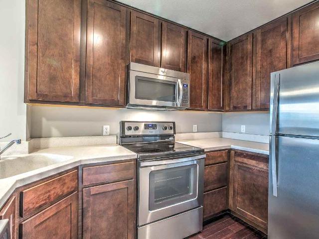 The Bristol 2 Bedroom Apartment for Rent at 124 N 31st Ave, Omaha, NE 68131 Gifford Park