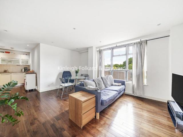 The Broadway, Crouch End, London N8, 2 bed flat to rent, £2,400 pcm | PrimeLocation