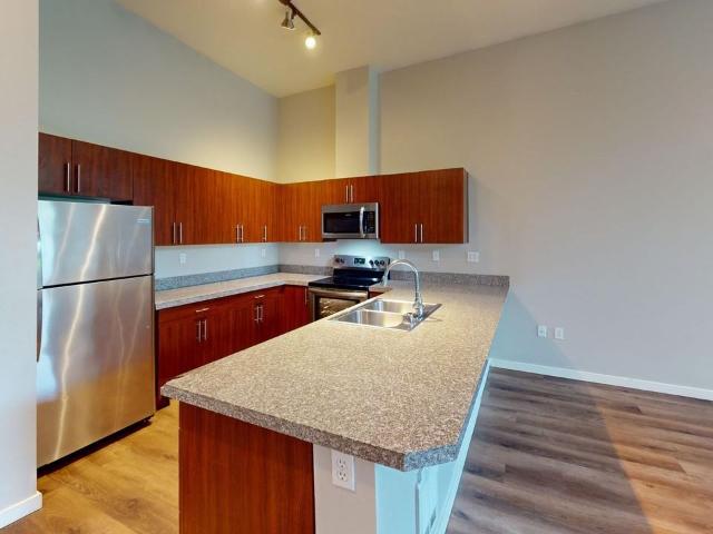 The Broadway Building 3 Bedroom Apartment for Rent at 1641 Nagle Pl, Seattle, WA 98122 Broadway