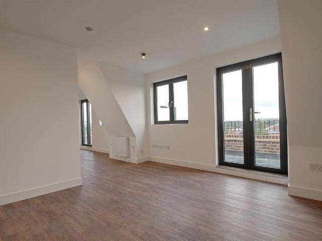 The Broadway, Greenford UB6, 2 bed flat to rent, £1,550 pcm | PrimeLocation