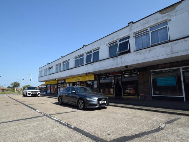 The Broadway, Eastbourne BN22, 2 bed flat to rent, £1,100 pcm | PrimeLocation
