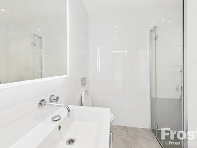 The Broadway, Farnham Common, Slough, Buckinghamshire SL2, 2 bedroom flat to rent 69973711 | PrimeLocation